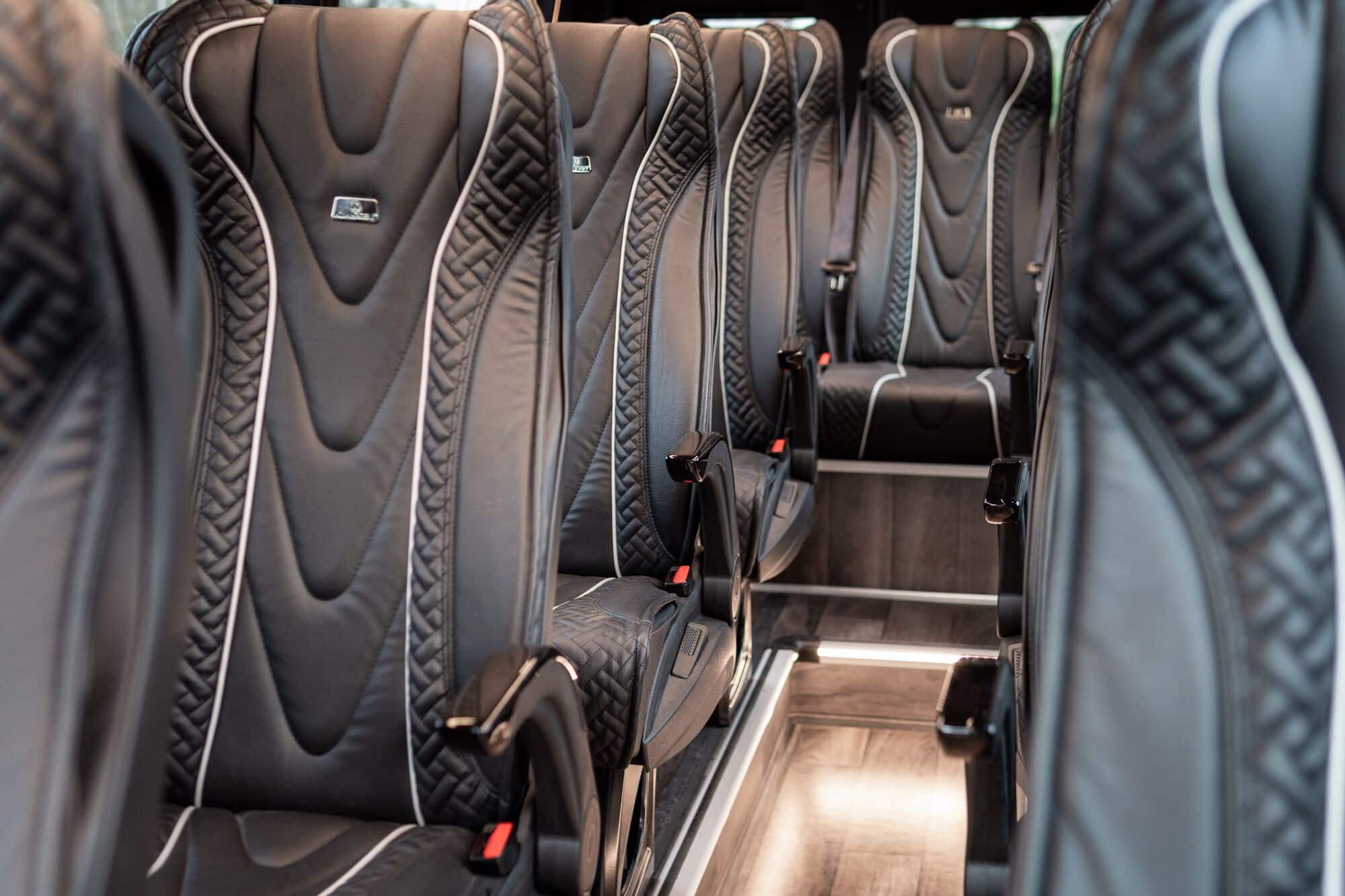 Minibus rental with driver in Nice｜Infinity luxe chauffeur